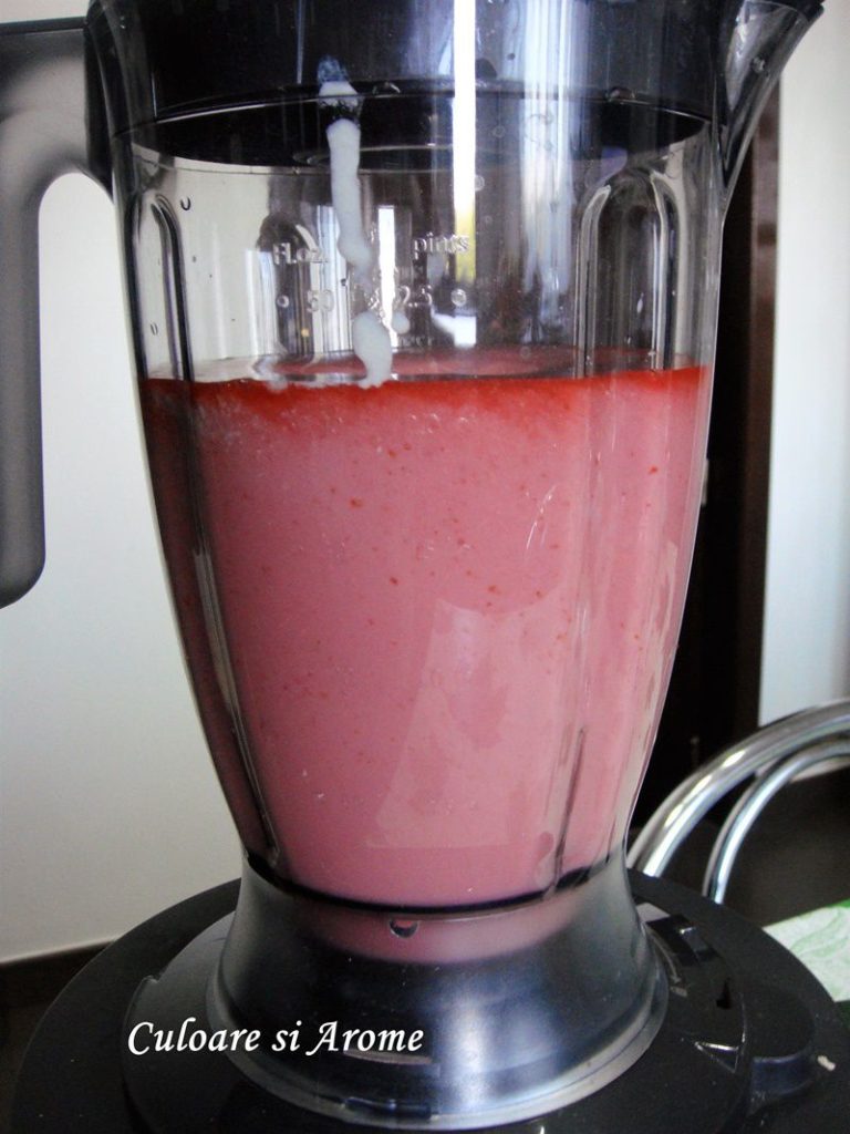 Inghetata de capsuni cu chefir - Culoare si Arome